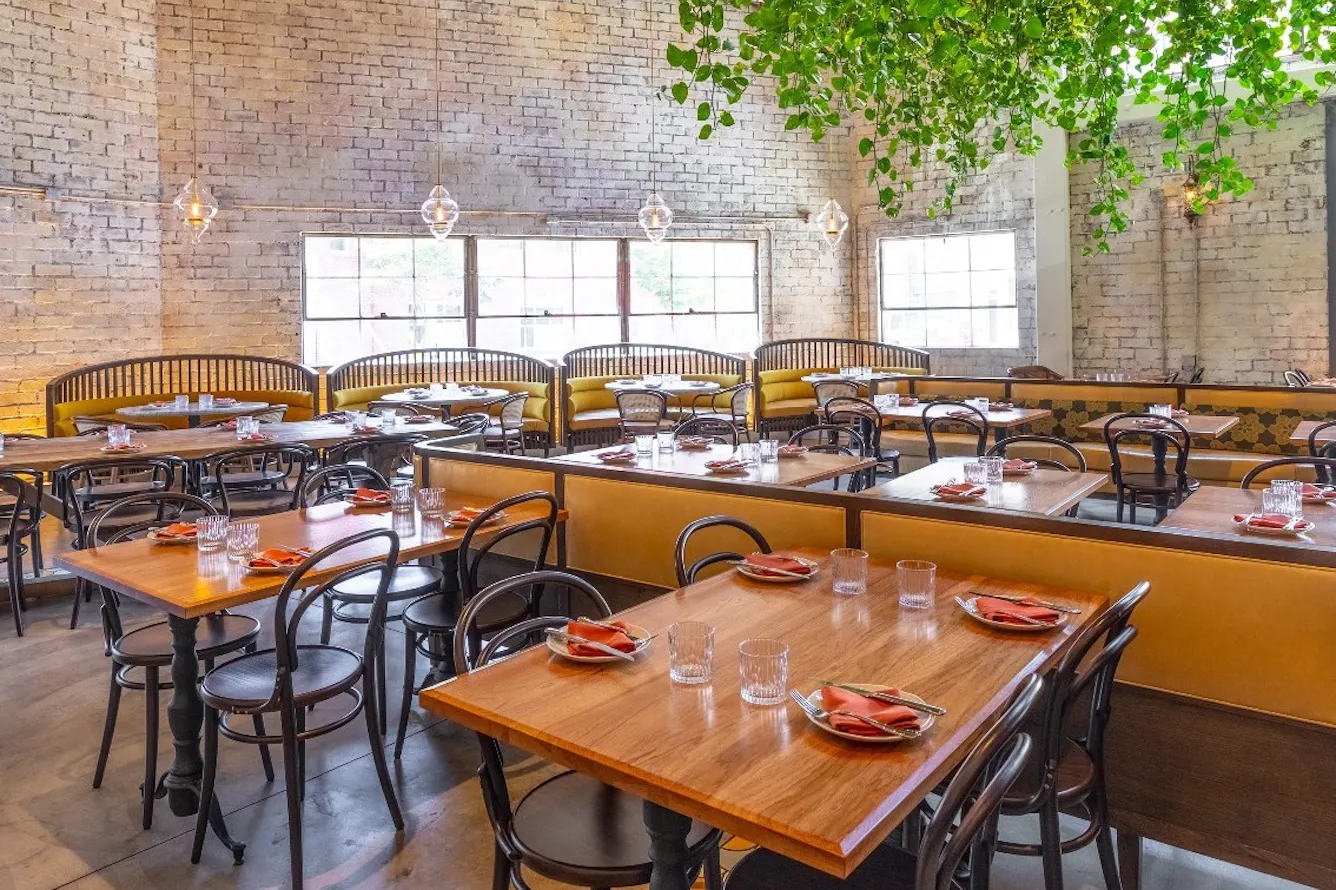 11 Crowded Restaurants Where You Can Sit At The Bar Without A ...