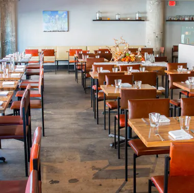 11 Crowded Restaurants Where You Can Sit At The Bar Without A ...