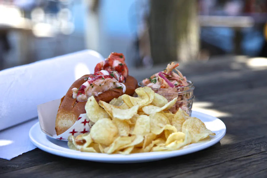 Fish Bar - Lakeview - Chicago - The Infatuation