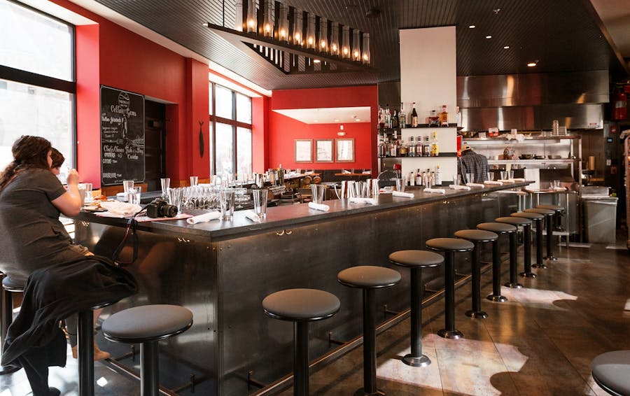 Moon Bar - Back Bay - Boston - The Infatuation