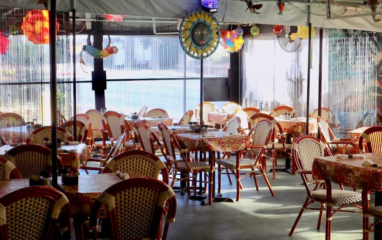 R. Thomas' Deluxe Grill - Buckhead - Atlanta - The Infatuation